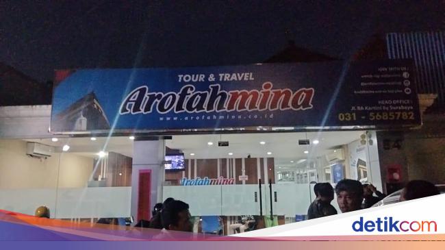Puluhan Orang Geruduk Kantor Travel Umrah Tagih Kejelasan ke Tanah Suci Puluhan Orang Geruduk Kantor Travel Umrah Tagih Kejelasan ke Tanah Suci