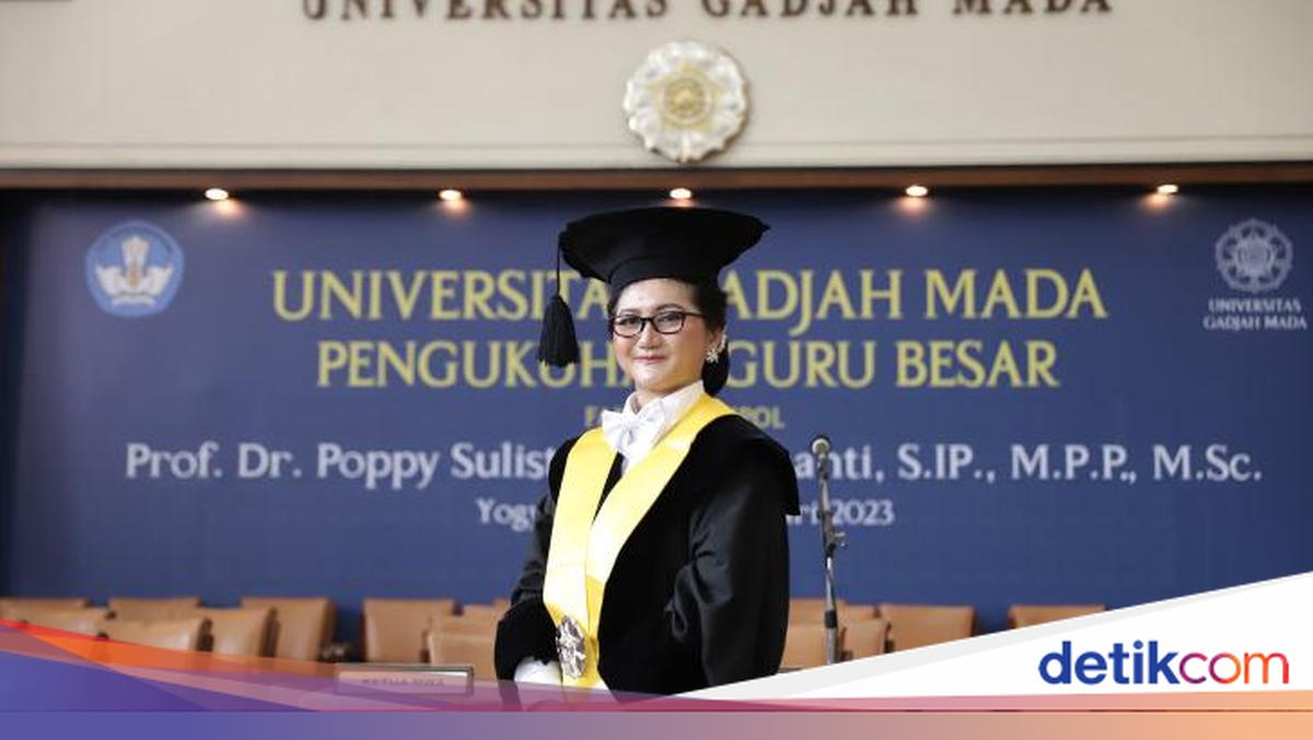 UGM Kukuhkan Guru Besar Perempuan Pertama Ilmu Hubungan Internasional