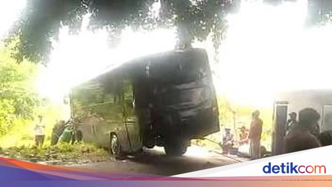 Google Maps Malah Bikin Bus Pemprov Jatim Nyasar hingga Tersesat di Makam