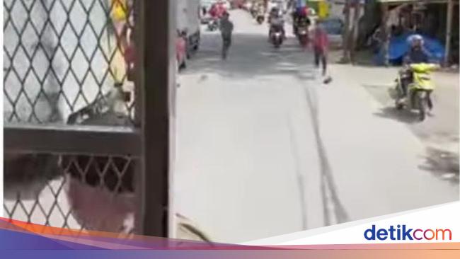 Razia Badut Jalanan di Makassar Ricuh, Petugas Dinsos Dilempar Batu Razia Badut Jalanan di Makassar Ricuh, Petugas Dinsos Dilempar Batu
