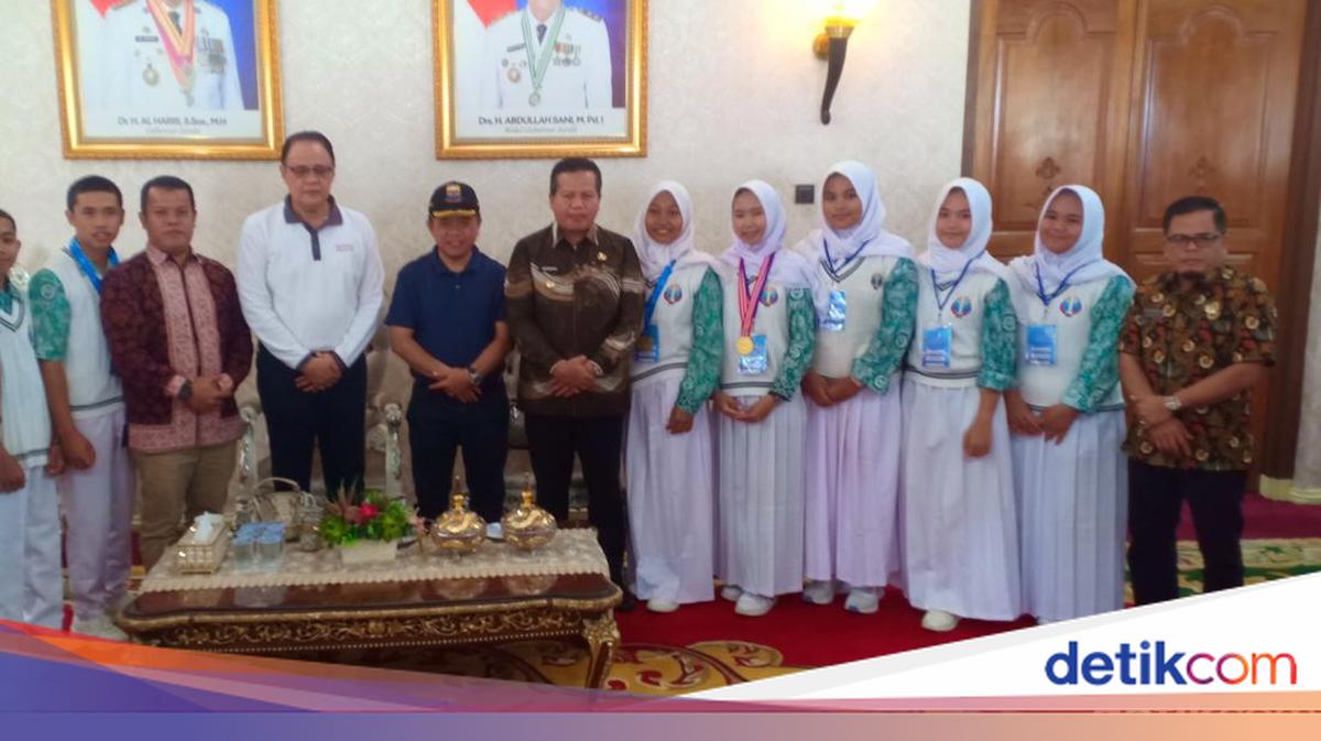 Olah Daun 'Pengusir Setan', Pelajar di Jambi Raih Penghargaan Internasional