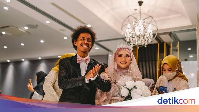 Putuskan Mualaf, Ini Sosok Asli di Lagu Komang Raim Laode yang Viral