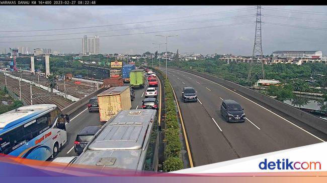 Titik Macet Tol Layang Cawang-Pluit dan Arah Sebaliknya, Macet Sampai 4 Km
