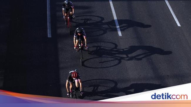 Viral Pesepeda Masuk Tol Pondok Gede Diduga WNA, Ini Penjelasannya Viral Pesepeda Masuk Tol Pondok Gede Diduga WNA, Ini Penjelasannya