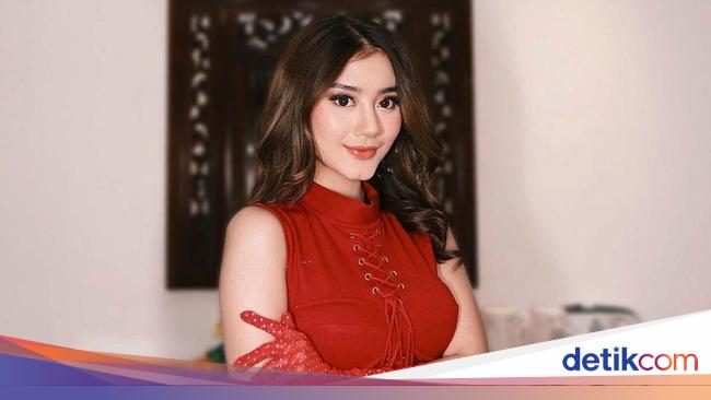 5 Potret Ghea Youbi yang Pilih Putus dari Gian Zola