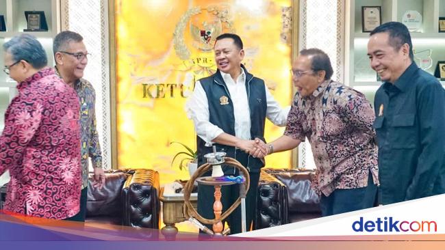 Bamsoet Diminta Jadi Ketua Dewan Pembina Alumni Doktor Hukum Unpad Bamsoet Diminta Jadi Ketua Dewan Pembina Alumni Doktor Hukum Unpad