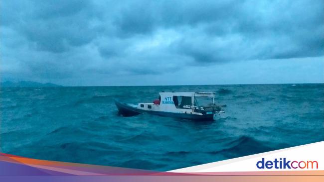Kapal Mati Mesin Terseret Gelombang, 4 Nelayan Selamat