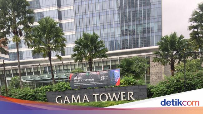 Begini Kondisi Lubang Depan Halte Depkes Jl HR Rasuna Said Jaksel