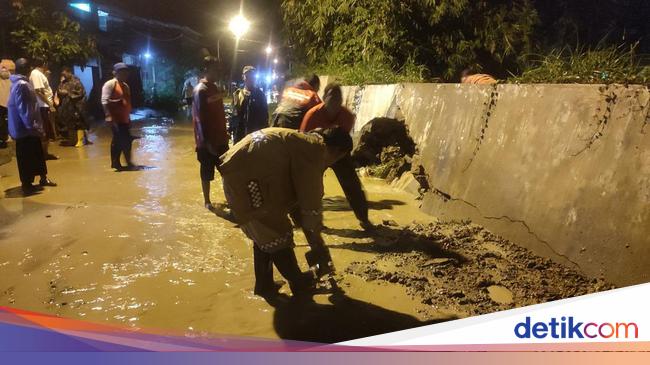 Tanggul di Mangkang Kulon Semarang Jebol, Belasan Rumah Kebanjiran