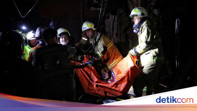 Bertambah, Korban Tewas Kebakaran Depo Pertamina Plumpang Jadi 14 Orang Bertambah, Korban Tewas Kebakaran Depo Pertamina Plumpang Jadi 14 Orang