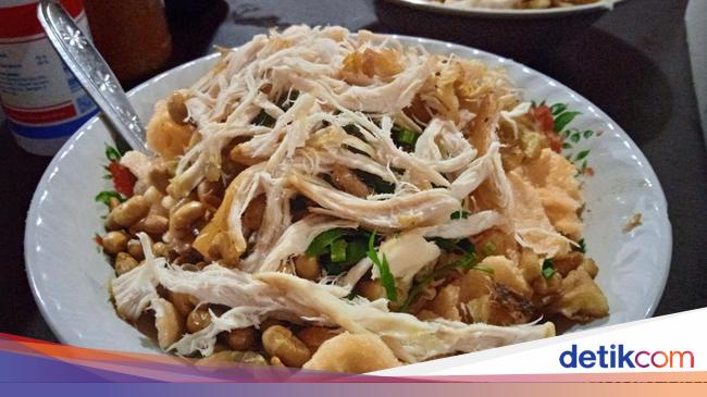 Sarapan Nikmat di Bubur Ayam Sunda Sudirman yang Kondang Sejak 1999