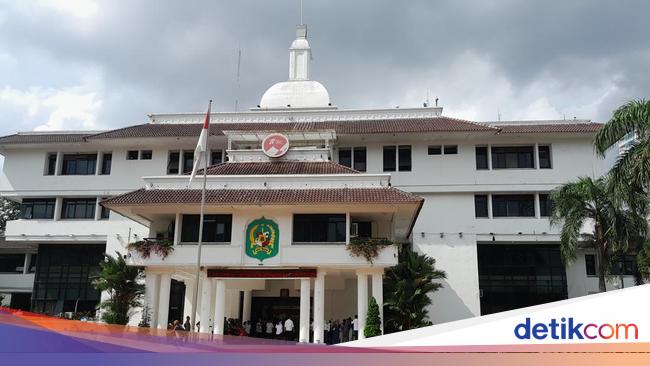 Pemkot Anggarkan Rp 5,5 M Bangun Ruang Kelas SMPN 28 Medan Pemkot Anggarkan Rp 5,5 M Bangun Ruang Kelas SMPN 28 Medan