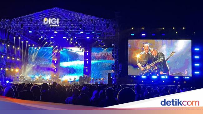 Band Legendaris Dewa 19 Sukses Pukau Warga Bandung