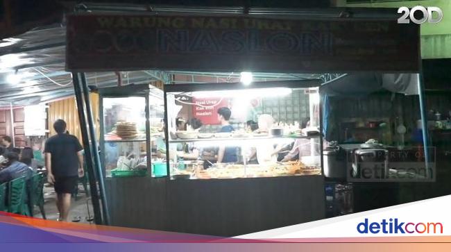 Menikmati 'Nasi Lonte' yang Viral di Medan