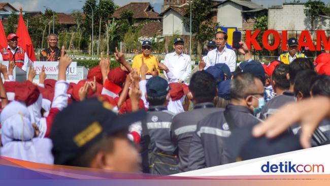 Resmikan Kolam Retensi Andir, Jokowi Harap Jadi Pengendali Banjir Resmikan Kolam Retensi Andir, Jokowi Harap Jadi Pengendali Banjir