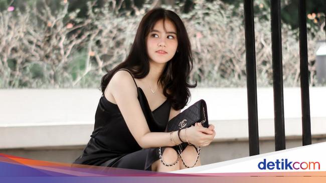 5 Potret Anisa Rahim, Selebgram Jago Main Game Lulusan Fashion Design