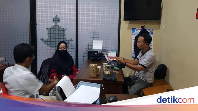 Perempuan Penipu Modus Bansos Ditangkap di Pati, Beraksi Pakai Gendam Perempuan Penipu Modus Bansos Ditangkap di Pati, Beraksi Pakai Gendam