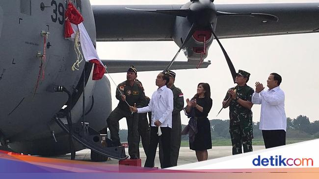 Jokowi Cek Pesawat C-130J Super Hercules: Sangat Canggih Jokowi Cek Pesawat C-130J Super Hercules: Sangat Canggih