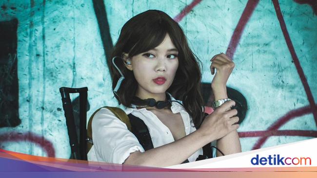 5 Potret Rie Airie Model Gravure Indonesia