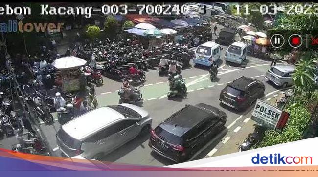 Akhir Pekan, Lalin di Kawasan Tanah Abang Jakpus Macet Akhir Pekan, Lalin di Kawasan Tanah Abang Jakpus Macet
