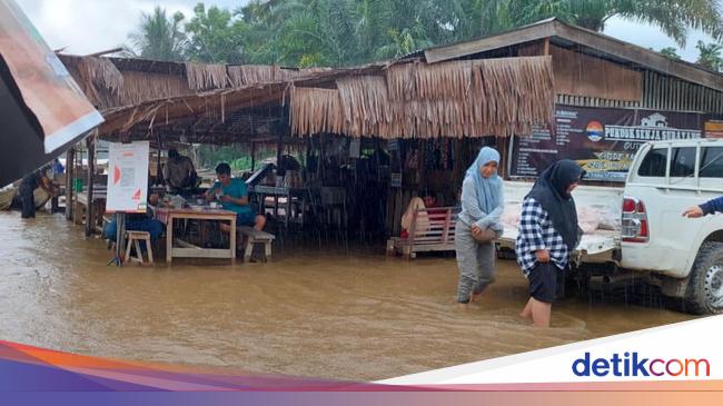 Curah Hujan Tinggi, Kampar Diterjang Banjir Bandang