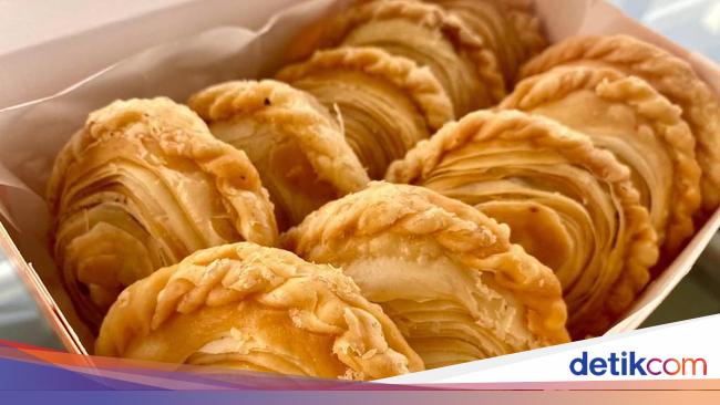 5 Tempat Pesan Pastel Bulat yang Isinya Padat