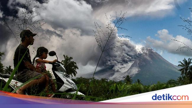 Video Erupsi Gunung Merapi