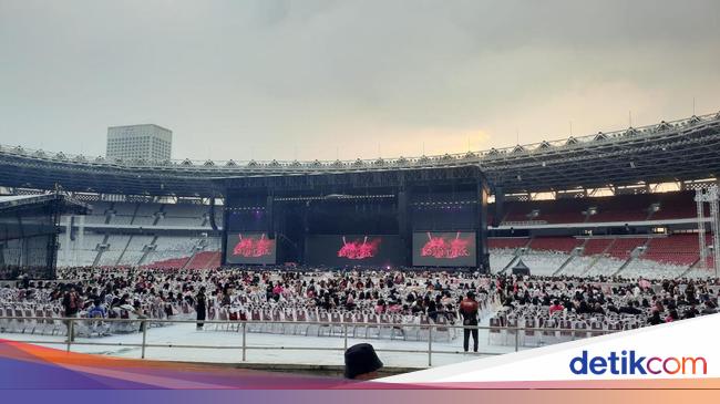 Gate Dibuka! Ini Penampakan Bagian Dalam GBK Jelang Konser BLACKPINK