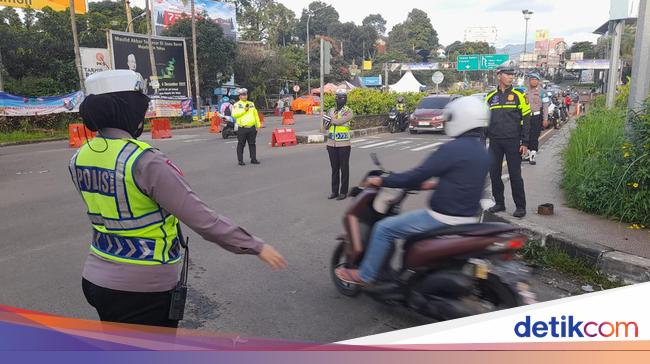 Lalin Puncak Bogor Ramai, One Way Arah Jakarta Diberlakukan Siang Ini
