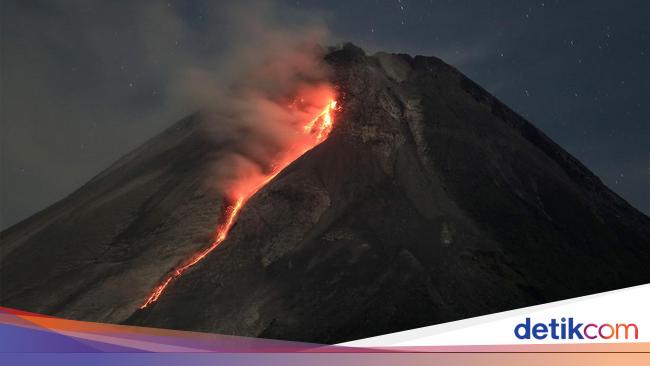 Merapi Kini Kerap Menyala Di Malam Hari Begini Penjelasannya