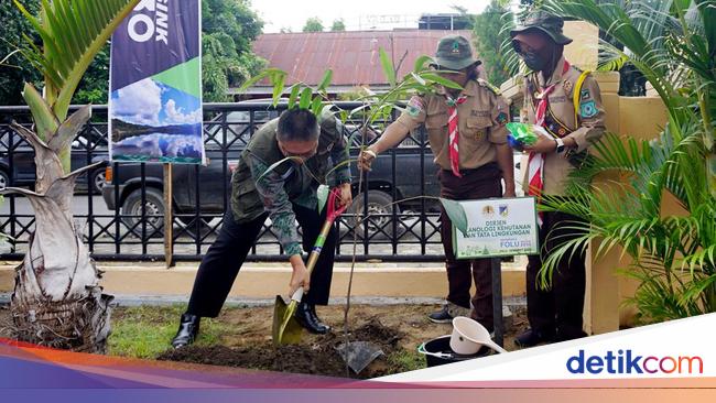 Ramai-ramai Tanam Pohon untuk Serap Emisi Gas Rumah Kaca