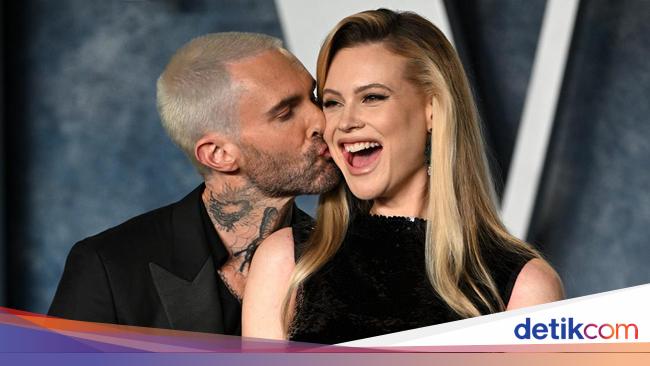 Kemesraan Adam Levine dan Behati Prinsloo Usai Heboh Kasus Perselingkuhan