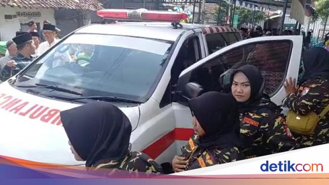 10 Fakta Anak Anggota DPRD Tegal Tewas Mengenaskan Jadi Korban Tawuran 10 Fakta Anak Anggota DPRD Tegal Tewas Mengenaskan Jadi Korban Tawuran