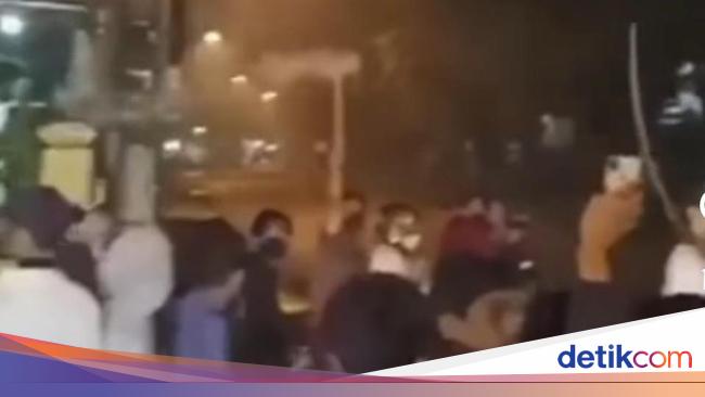 Sejumlah Gangster Bawa Samurai yang Teror Wonoayu Sidoarjo Ditangkap