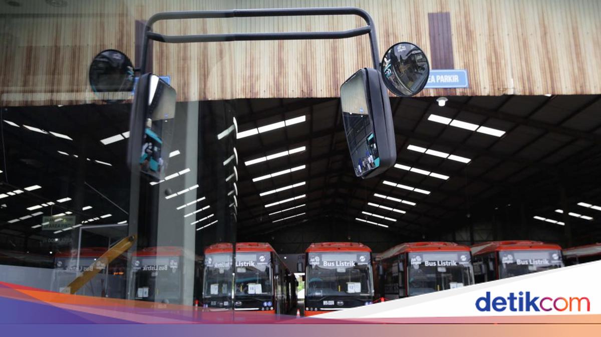 Bursa Gembok Saham Emiten Bus Listrik Bakrie Usai Naik Gila-gilaan