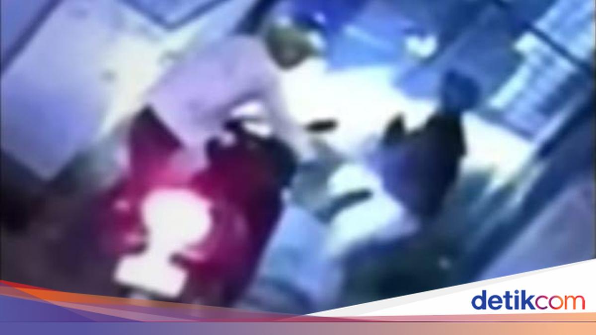 Asyik Main HP, Mahasiswa di Medan Viral Dirampok 2 Pria pakai Besi