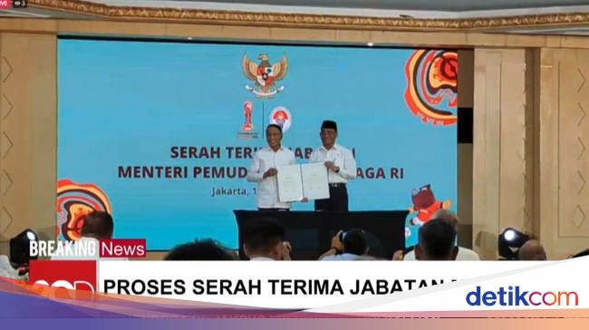 Zainudin Amali Resmi Serahkan Jabatan Menpora ke Plt Muhadjir Effendy Zainudin Amali Resmi Serahkan Jabatan Menpora ke Plt Muhadjir Effendy