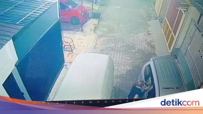 Viral Pencurian Modus Pecah Kaca Mobil di Makassar, Polisi Kejar Pelaku Viral Pencurian Modus Pecah Kaca Mobil di Makassar, Polisi Kejar Pelaku