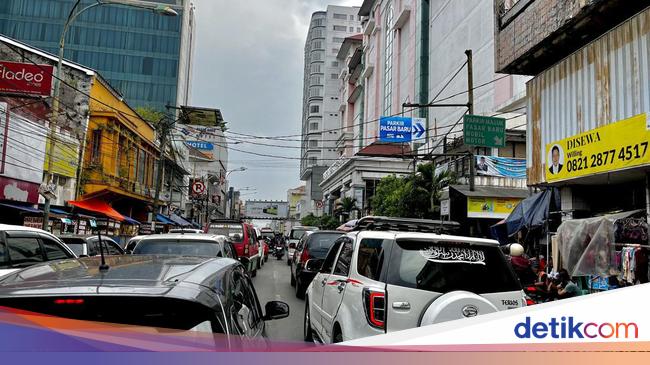 Pasar Baru Bandung dan Segala Keruwetannya