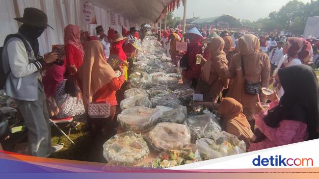 Meriah! Kirab Jelang Ramadan di Genuk Semarang Sajikan 8.725 Sego Golong