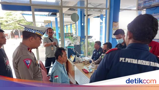 Cegah Kecelakaan, 40 Sopir Bus di Subang Dites Urine