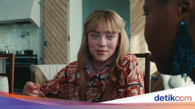 Billie Eilish Ngaku Kecanduan Film Porno