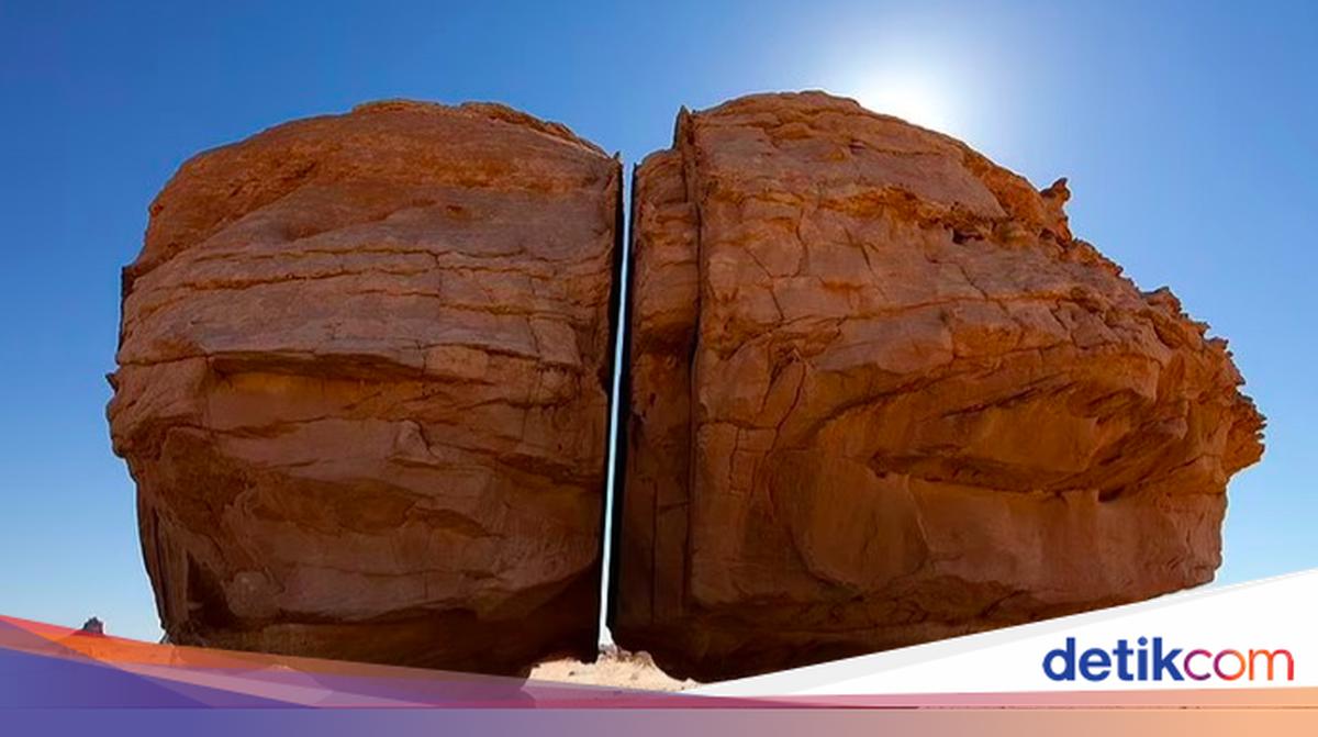 Misteri Batu Al Naslaa di Arab Saudi, Terbelah Sempurna di Tengah