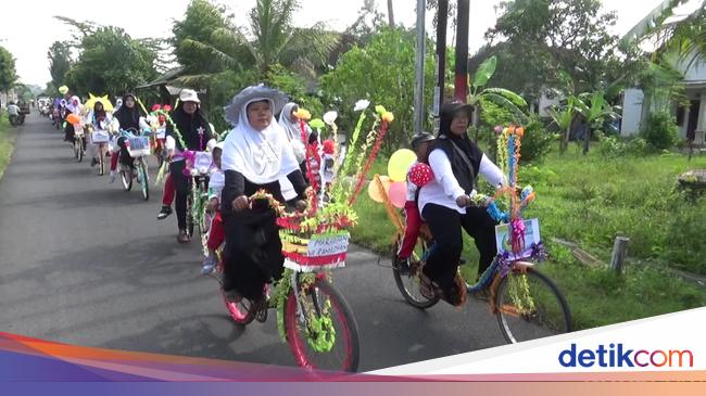 Ratusan Siswa TK Lumajang Sambut Ramadan dengan Pawai Sepeda Hias Ratusan Siswa TK Lumajang Sambut Ramadan dengan Pawai Sepeda Hias