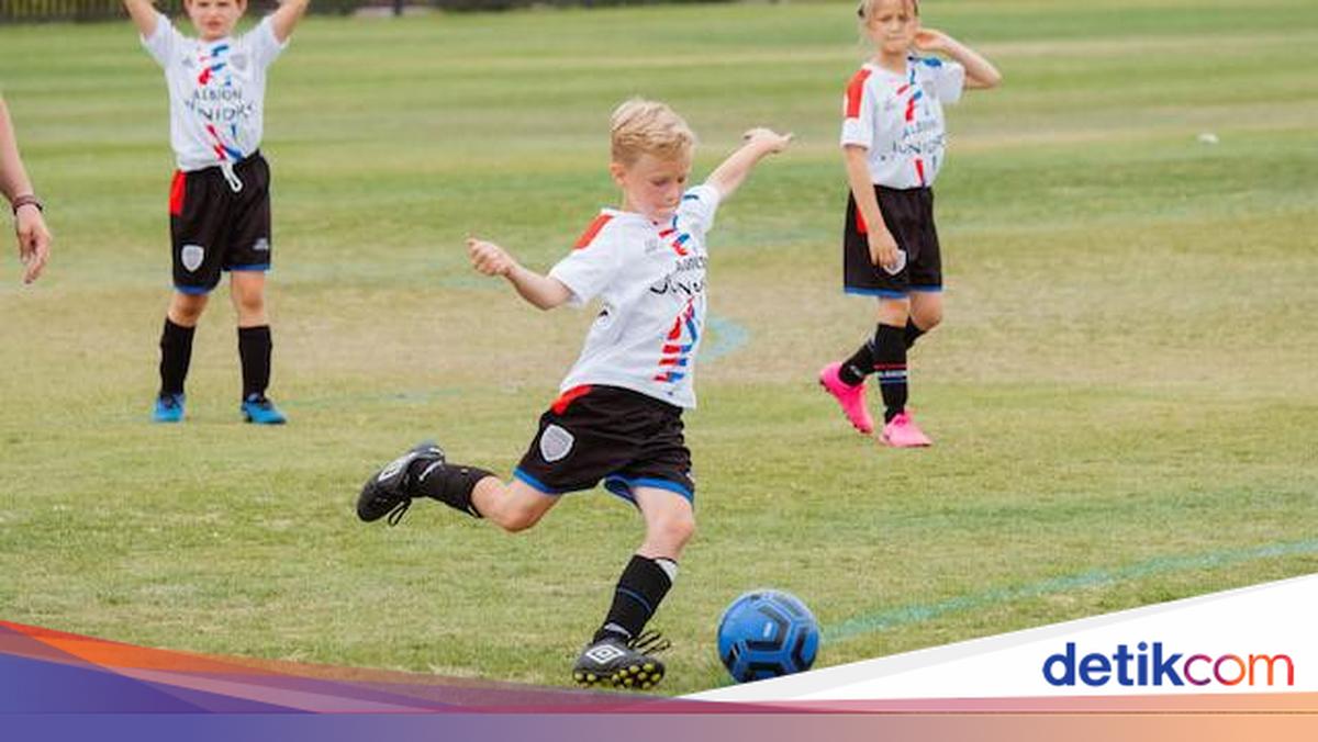 5 Cara Menendang Bola dalam Permainan Sepak Bola: Dasar hingga Lanjutan
