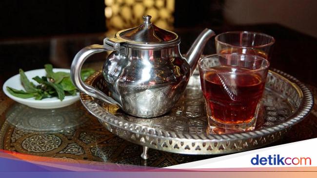Nikmatnya Minum Teh yang Jadi Tradisi Saat Berbuka, Banyak Manfaatnya!