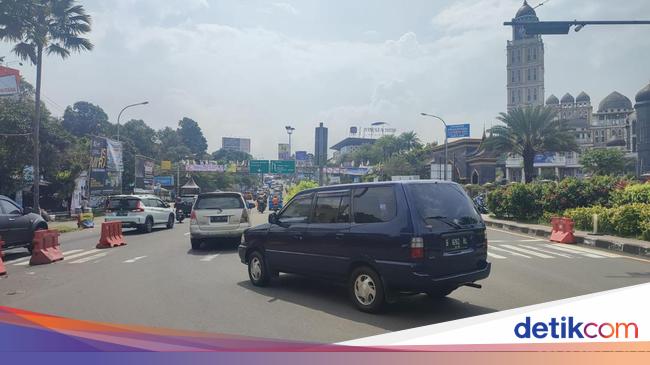 Arus Kendaraan Arah Puncak Bogor Meningkat, Polisi Rekayasa Lalin