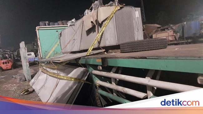 Sopir Pikap di Kaltim Tewas Tertimpa Material Bangunan saat Bongkar Muat