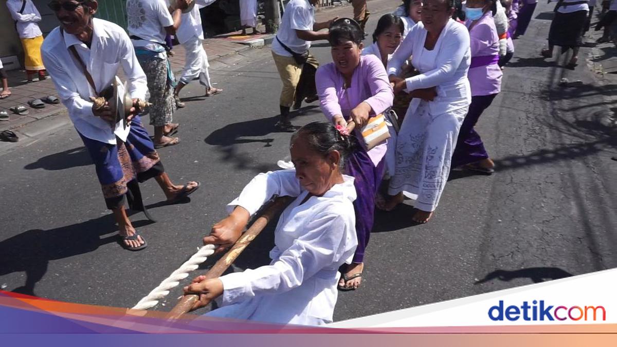 Tradisi Mbed-mbedan: Gambaran Perselisihan Kerajaan Waturenggong