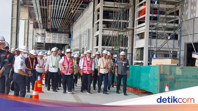 Pengerjaan Stasiun Kereta Cepat Halim Terintegrasi LRT Sudah 90%